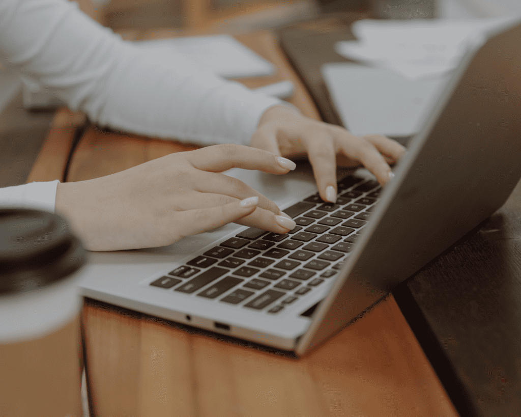 Closed Captions vs. Open Captions: Understanding the Differences, Uses, and Benefits - SubCaptioner